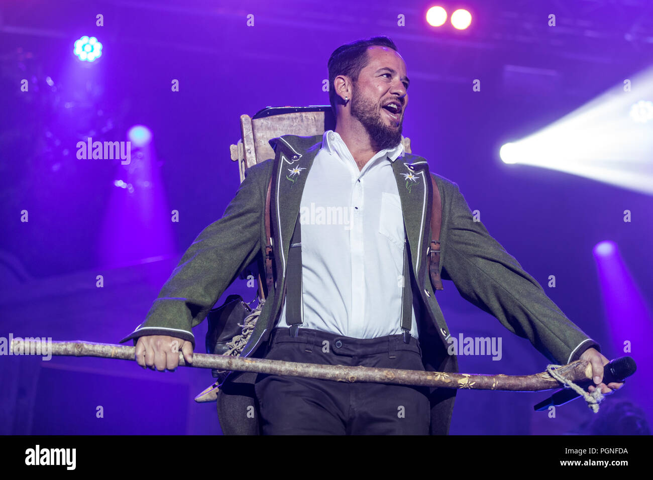 Trauffer singer hi-res stock photography and images - Alamy