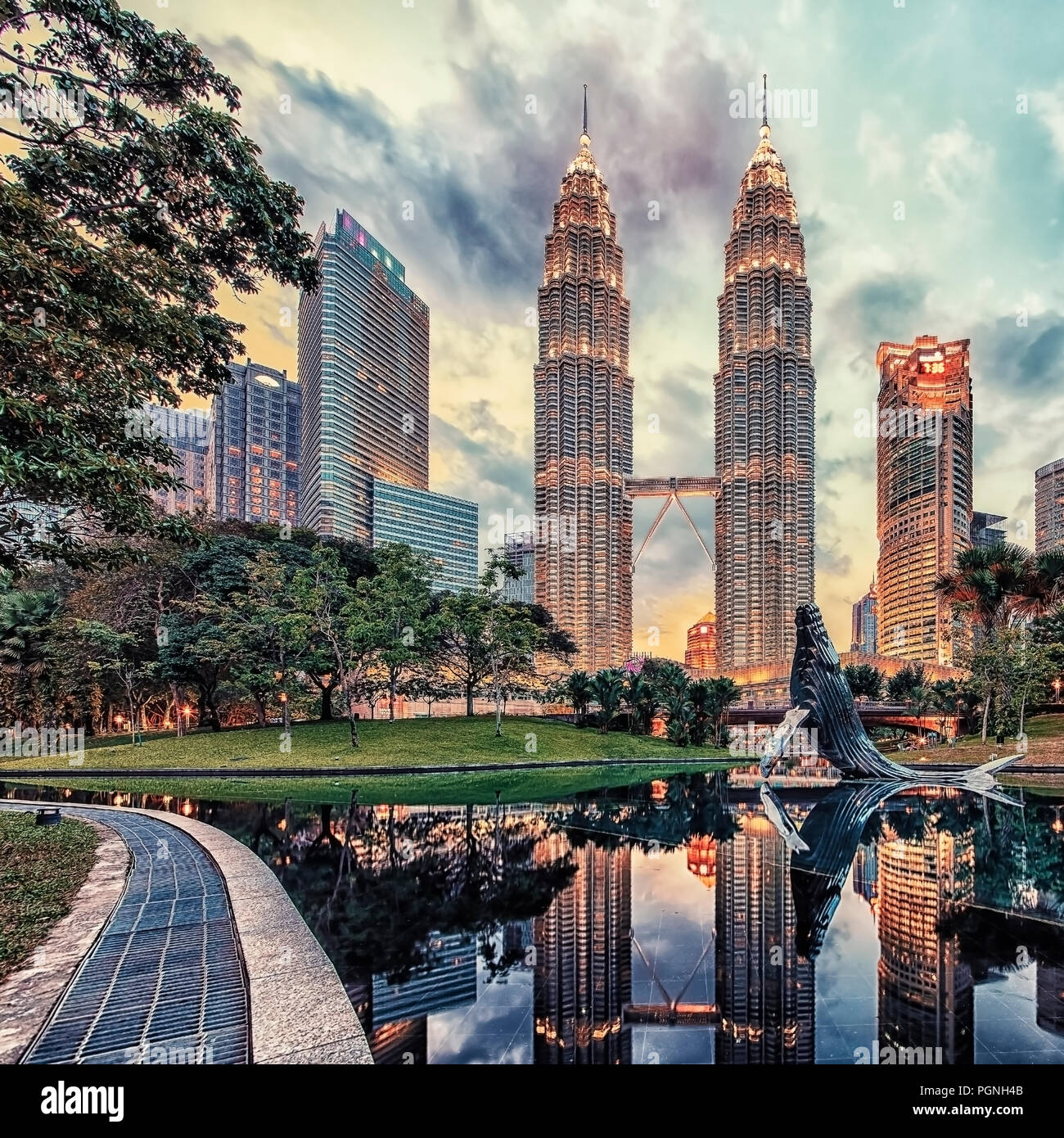 Klcc petronas twin towers hi-res stock photography and images - Alamy