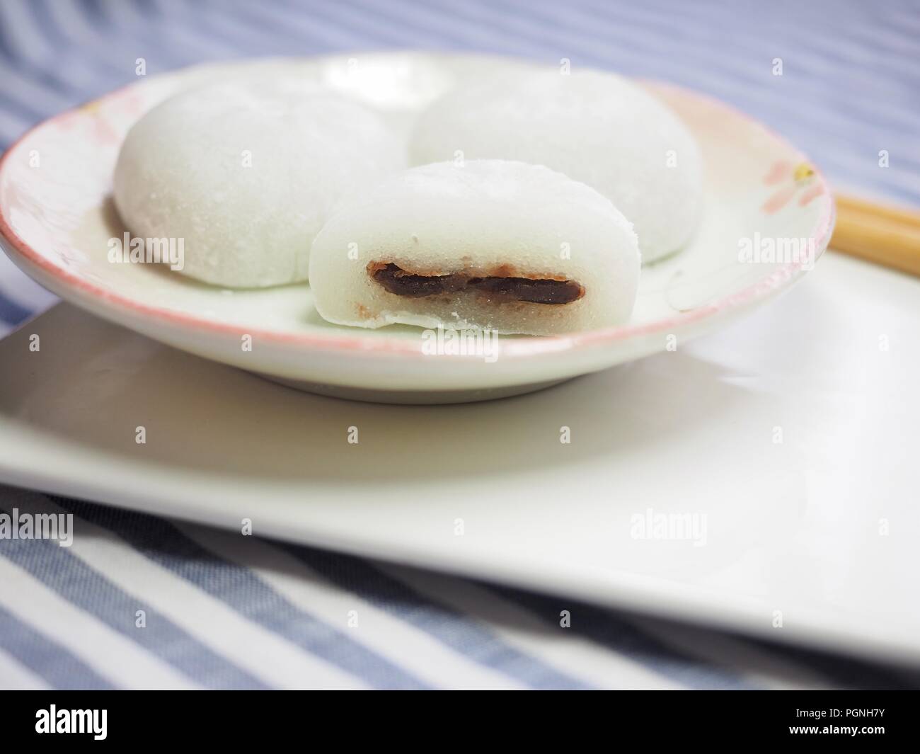 Soft black glutinous rice hi-res stock photography and images - Alamy