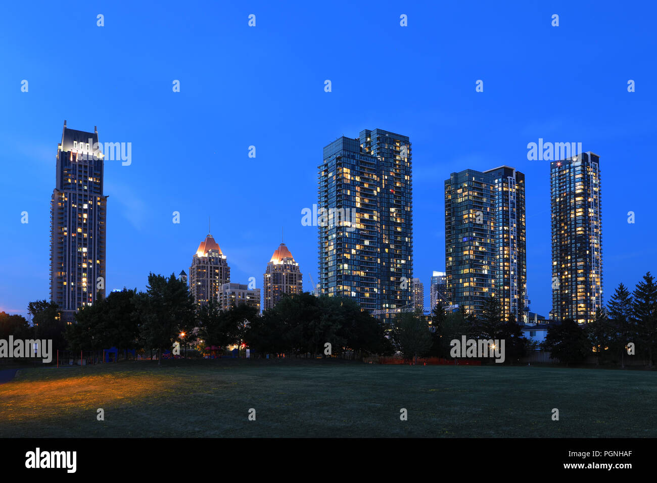 A Night view of Mississauga, Ontario skyline Stock Photo - Alamy