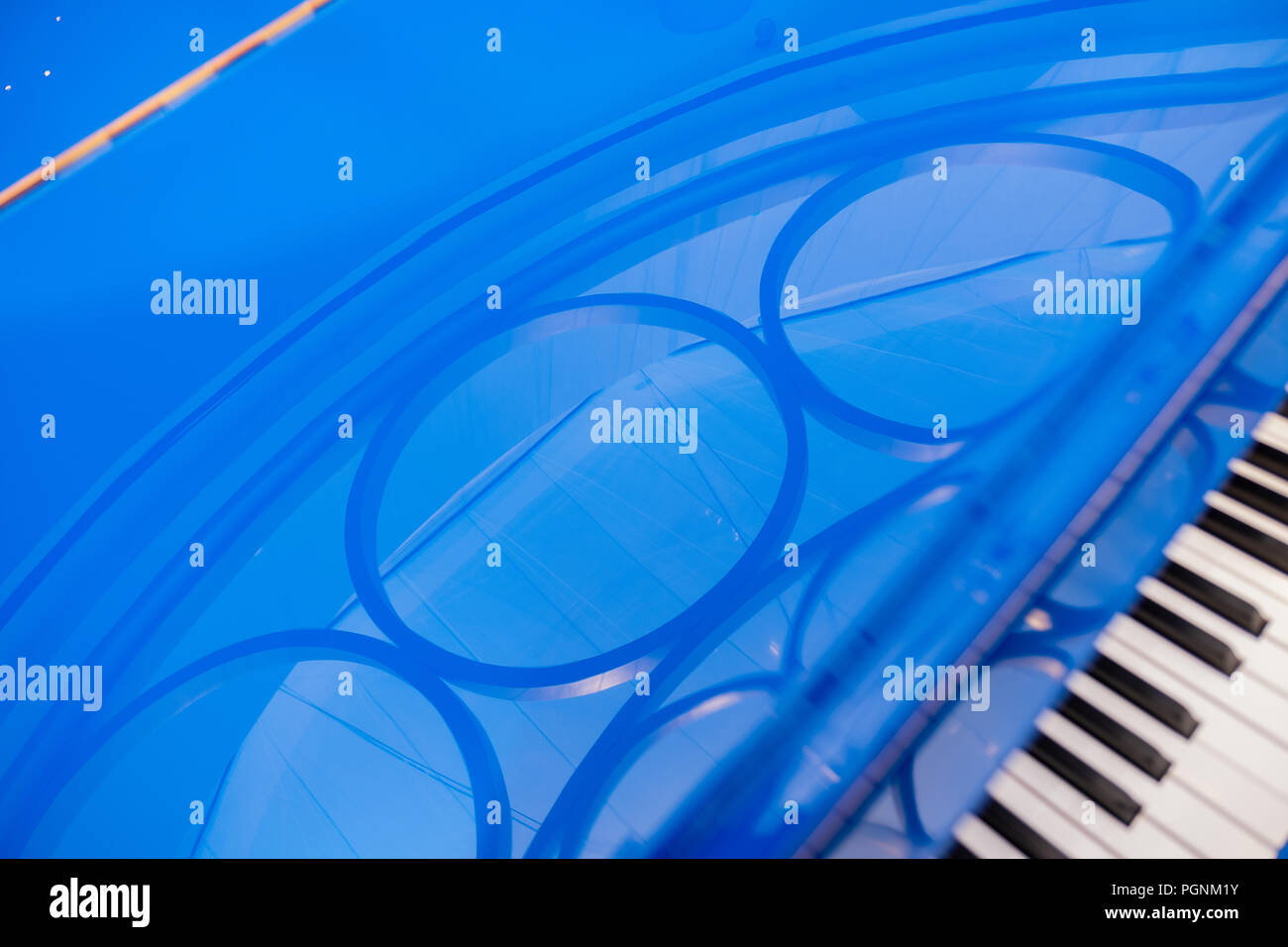 Blue piano hi-res stock photography and images - Alamy