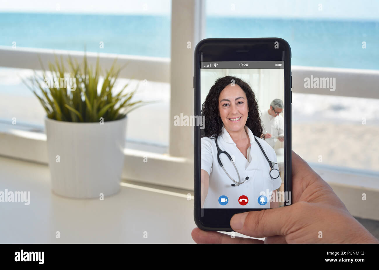 Doctor facetime call hi-res stock photography and images - Alamy