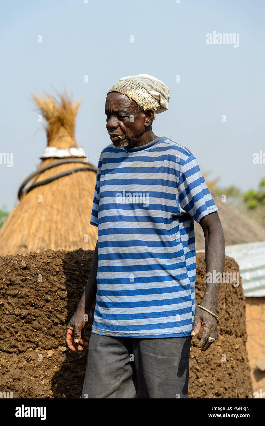 GHANI, GHANA - JAN 14, 2017: Unidentified Ghanaian old man in striped ...