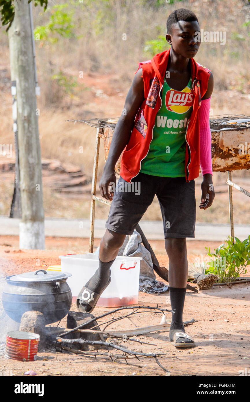 Ghana village group fire hi-res stock photography and images - Alamy