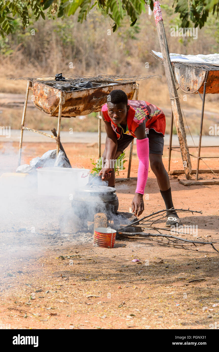 Ghana village group fire hi-res stock photography and images - Alamy