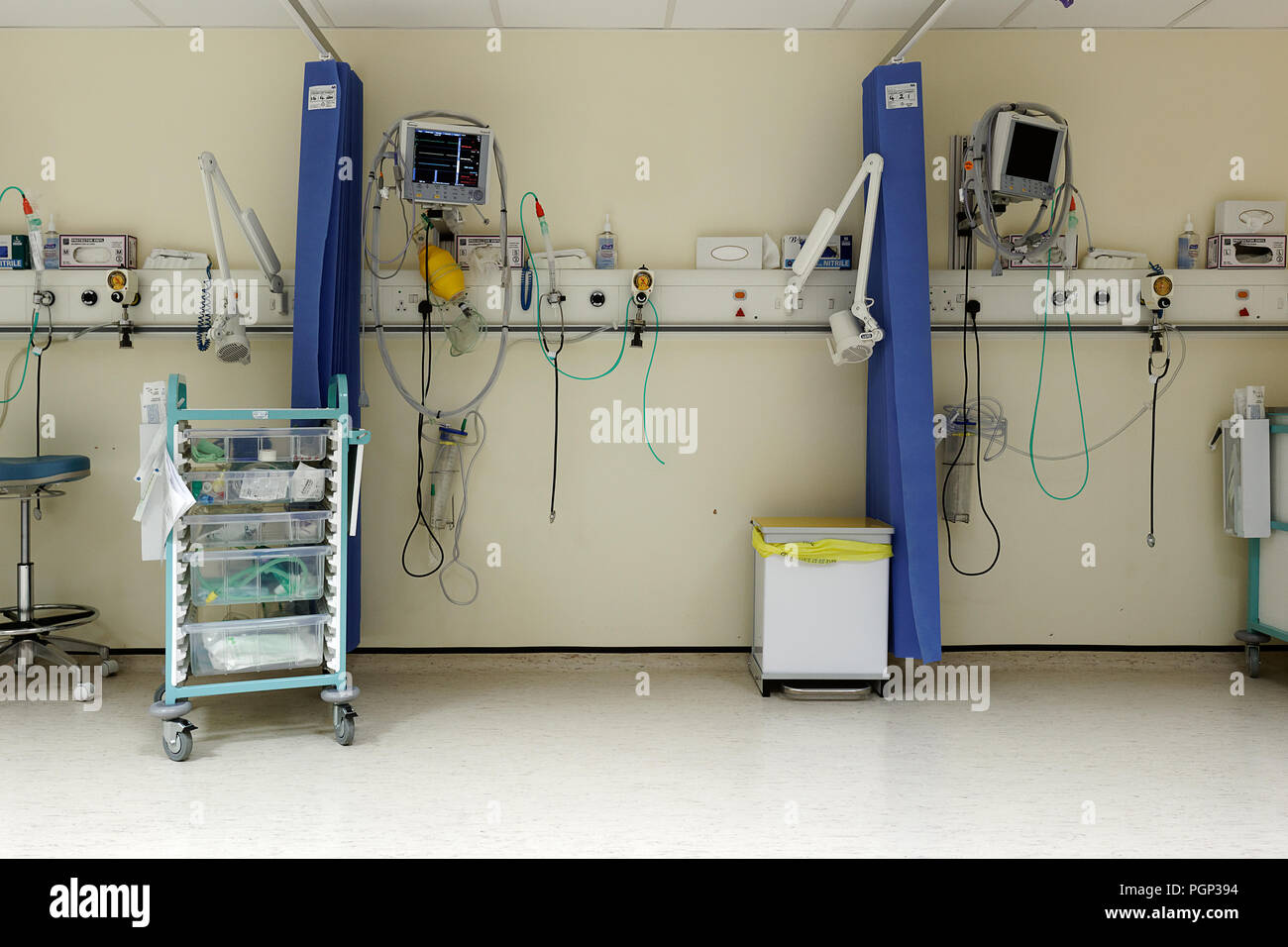 NHS Patient Emergency Examination Bay Stock Photo - Alamy