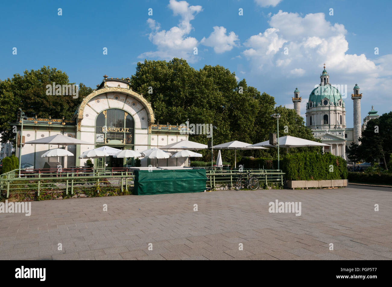 Wien vienna karlskirche karls hi-res stock photography and images - Alamy