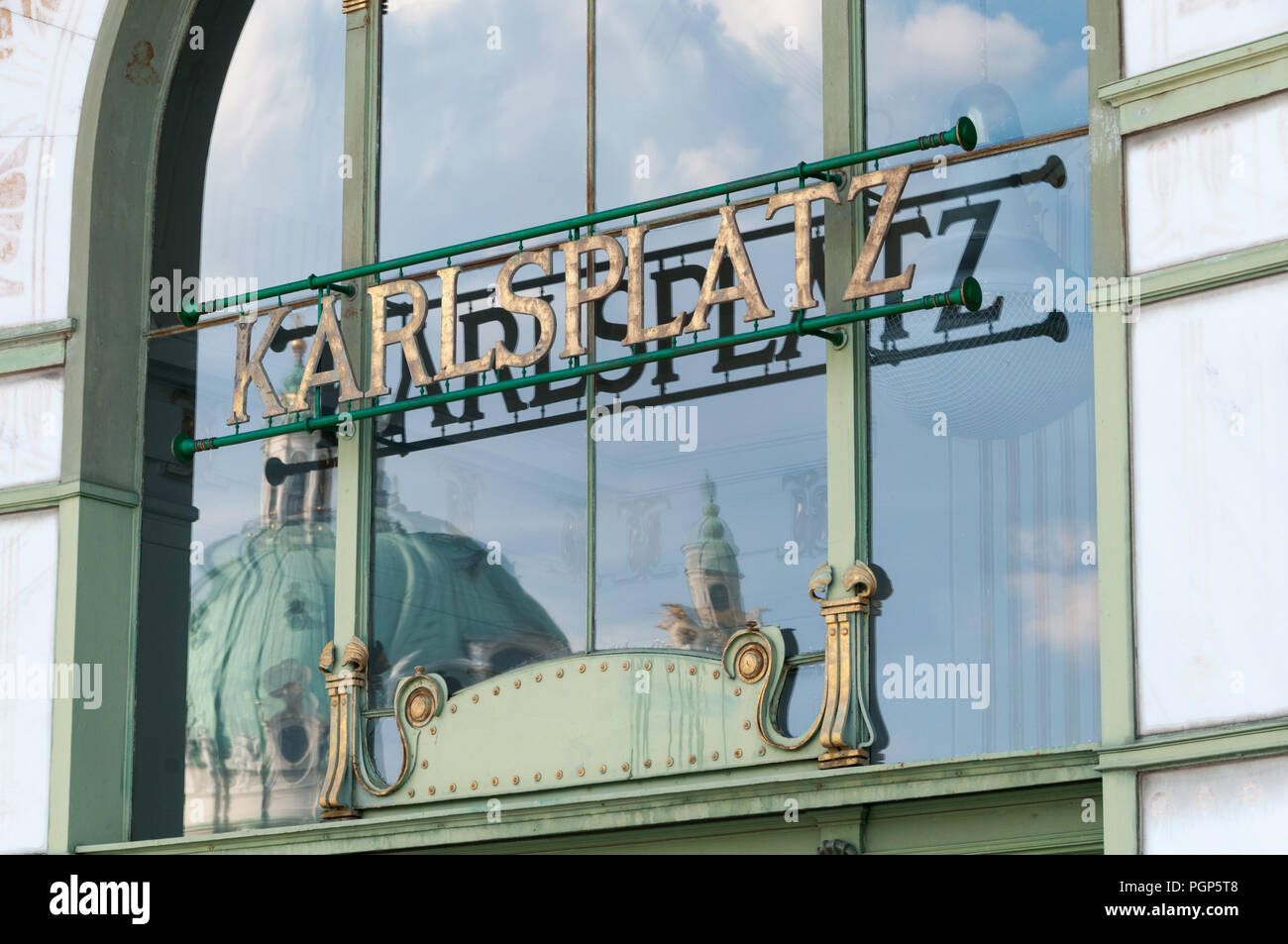 Wien vienna karlskirche karls hi-res stock photography and images - Alamy