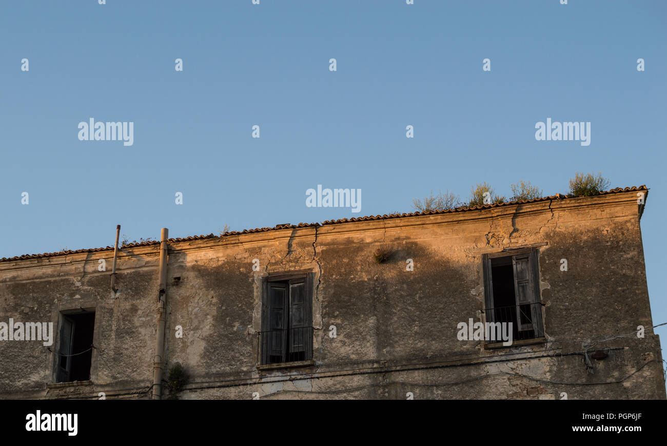 Urbex in italy hi-res stock photography and images - Alamy