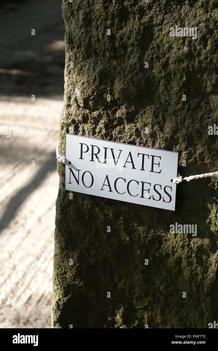 Private No Access Sign on Farm yard gate post Stock Photo - Alamy