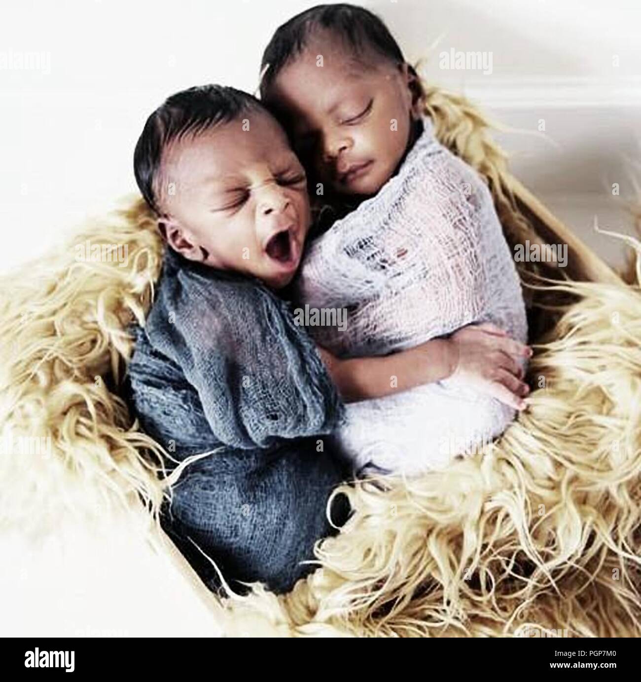 Twin baby nursery hi-res stock photography and images - Alamy