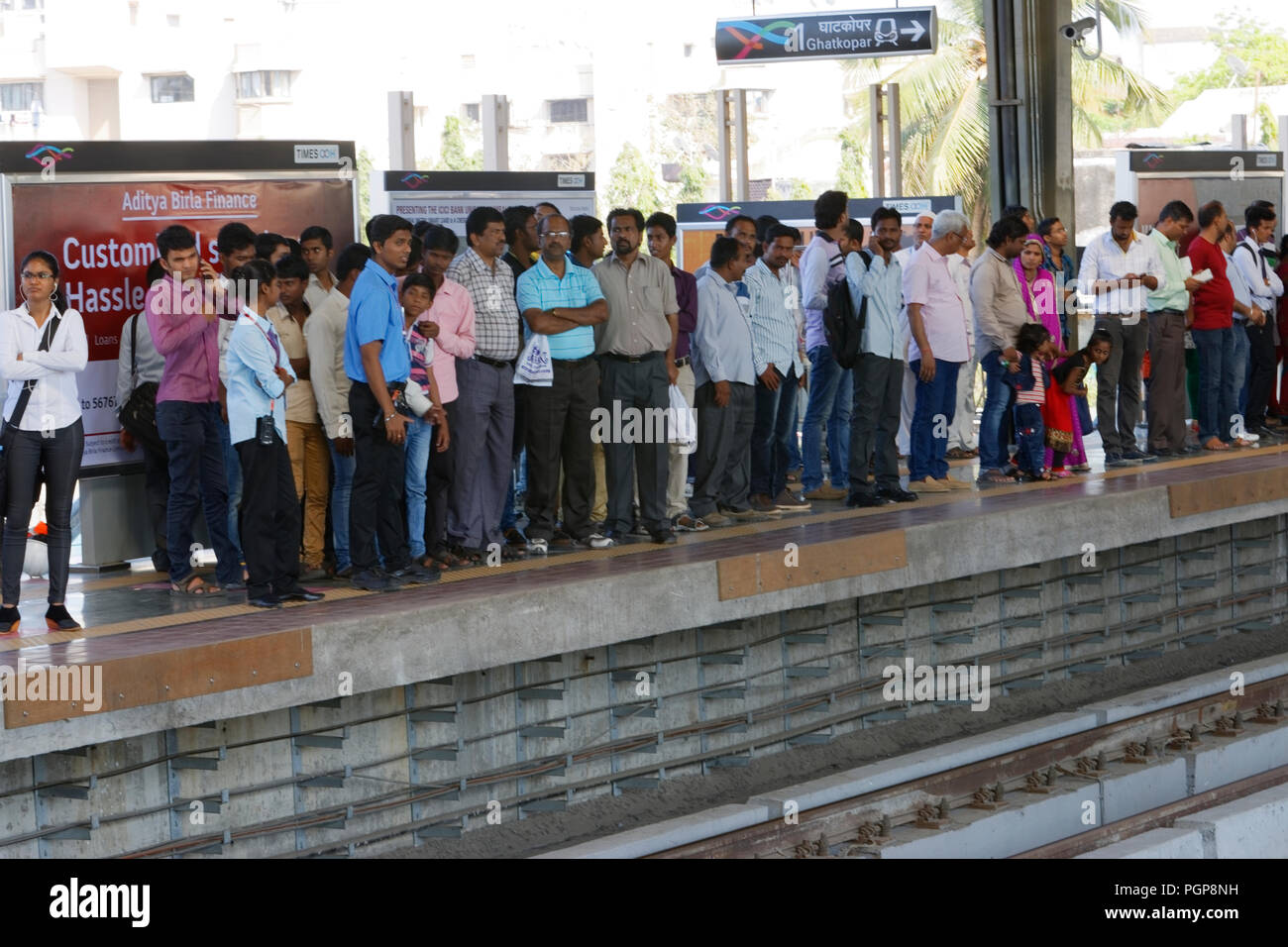Mumbai Metro train interior and exterior. Comfortable, modern , fast ...