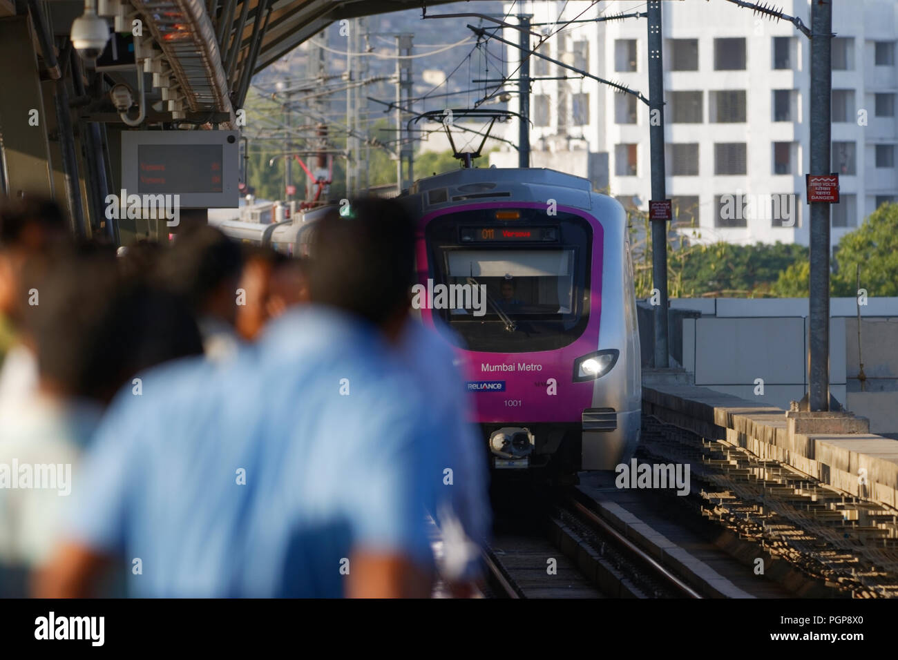 Mumbai Metro train interior and exterior. Comfortable, modern , fast ...