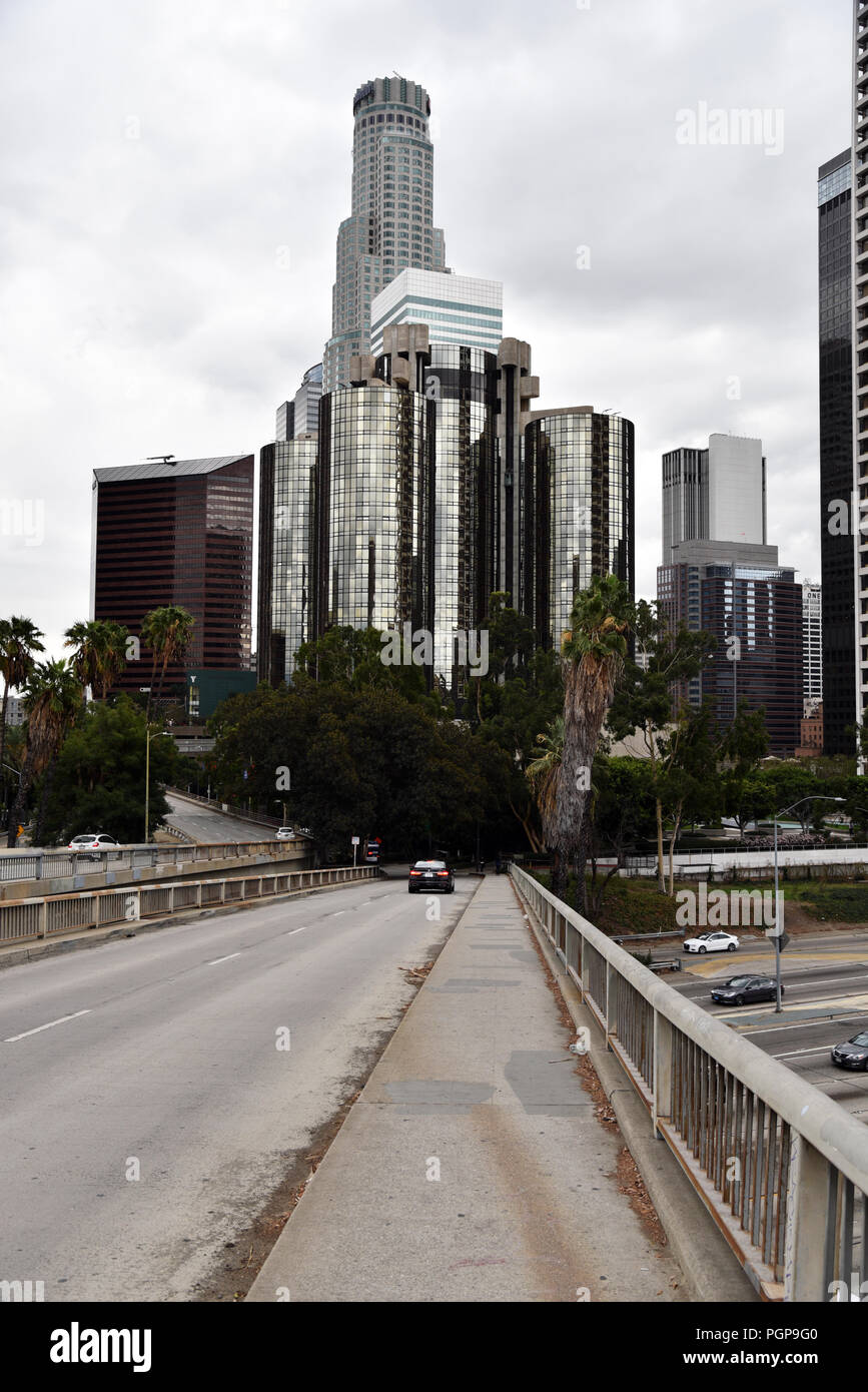 3rd street bridge hi-res stock photography and images - Alamy
