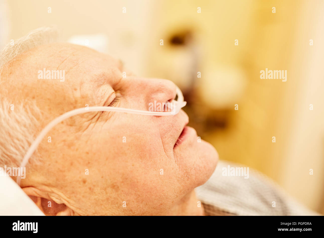 Oxygen therapy hi-res stock photography and images - Alamy