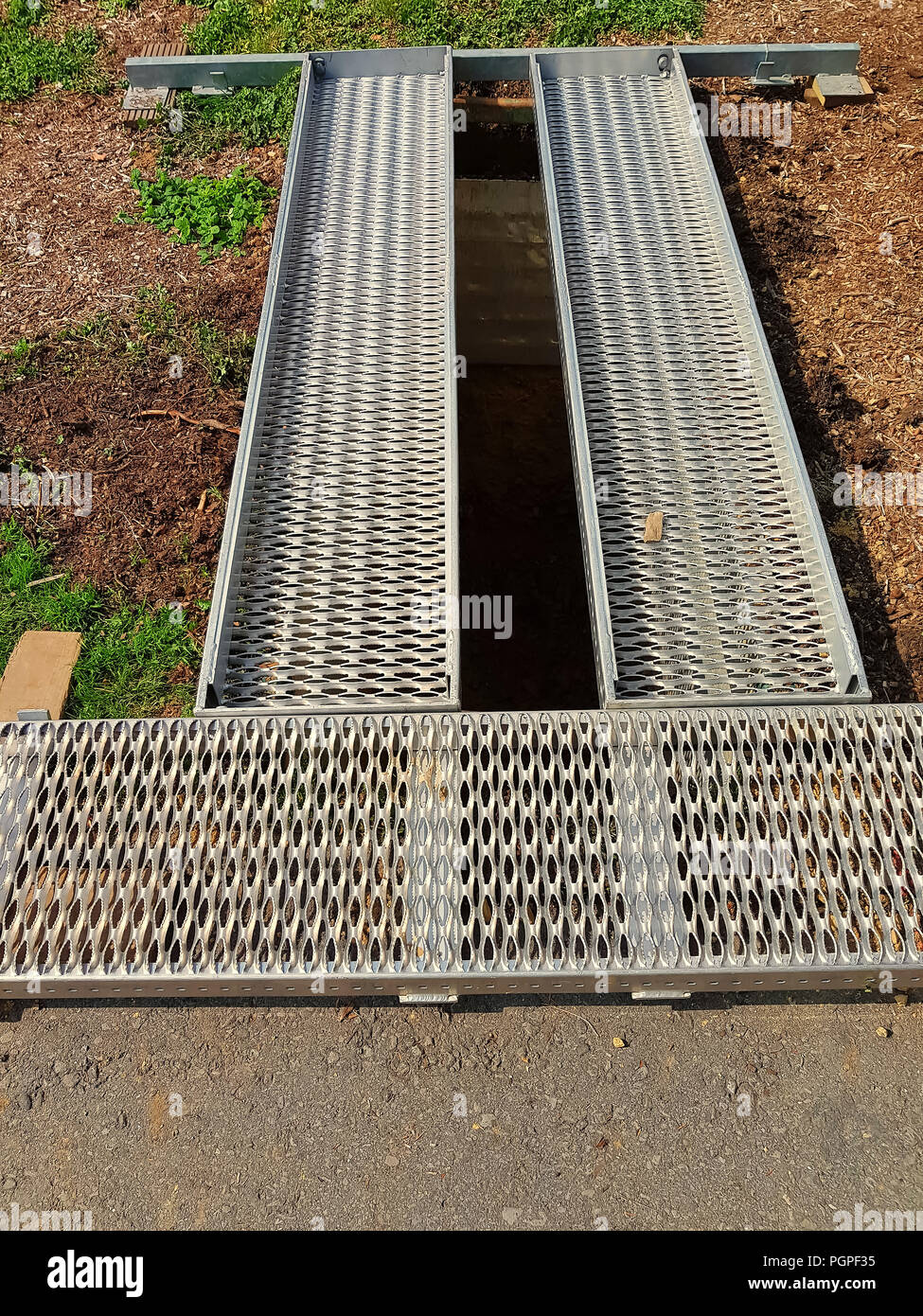 Grave, top view, has just been dug, grave cover on the edge Stock Photo ...