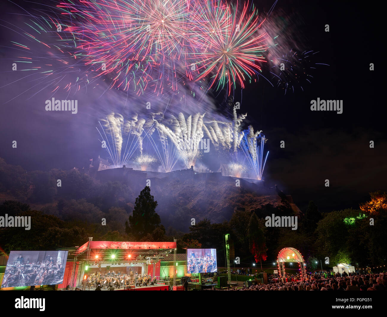 Scottish fireworks hi-res stock photography and images - Alamy