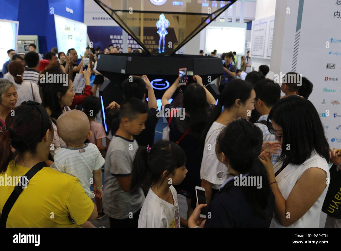 Chongqin, Chongqin, China. 28th Aug, 2018. Chongqing, CHINA-People ...