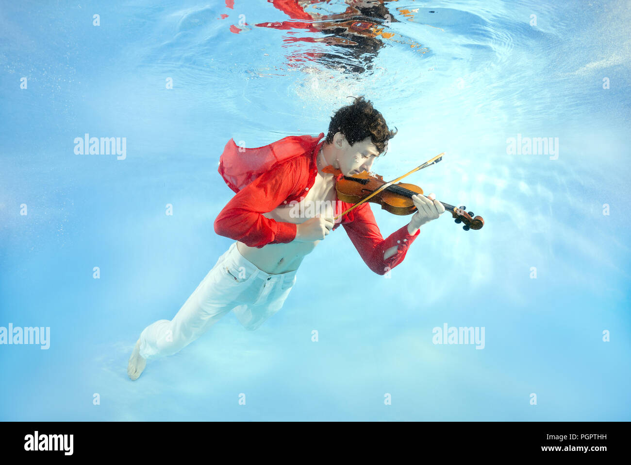 Man ray violin hi-res stock photography and images - Alamy