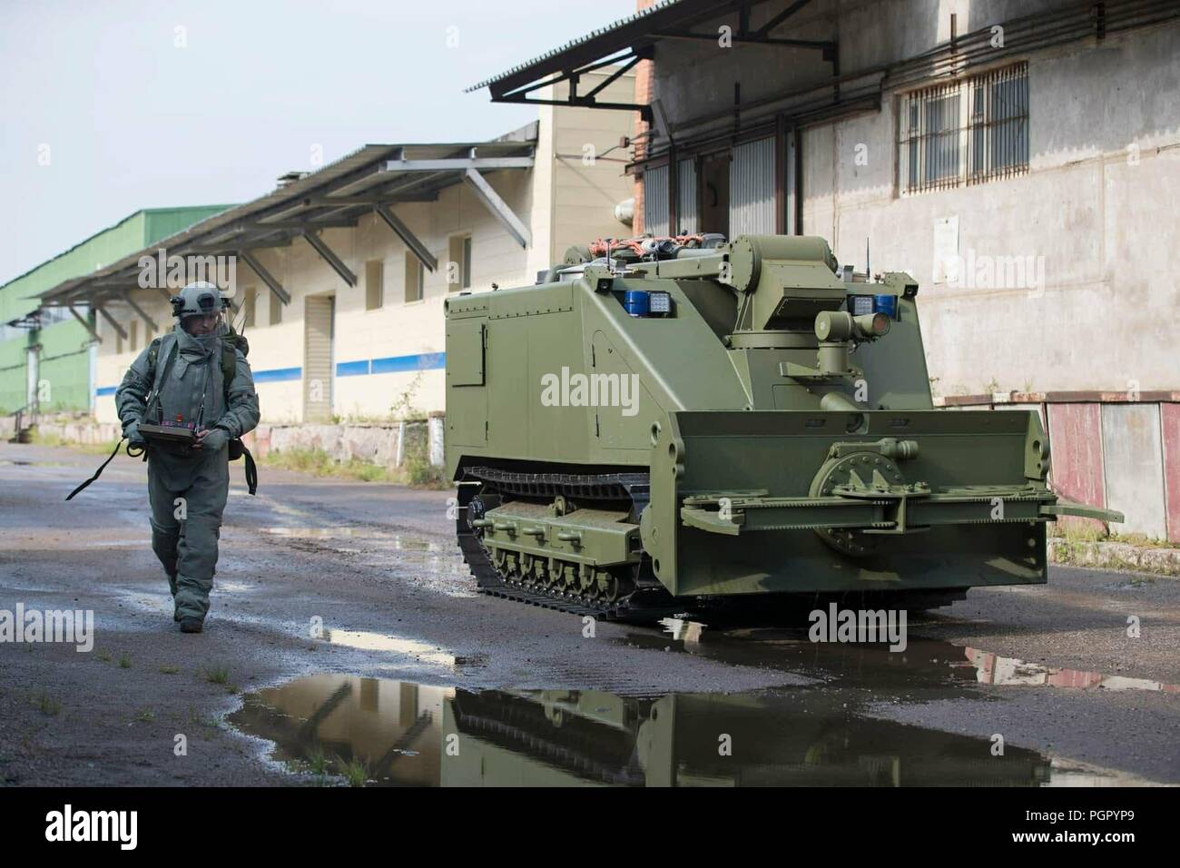 Russia. 29th Aug, 2018. 25 August 2018. Russian robotic fire-fighting ...