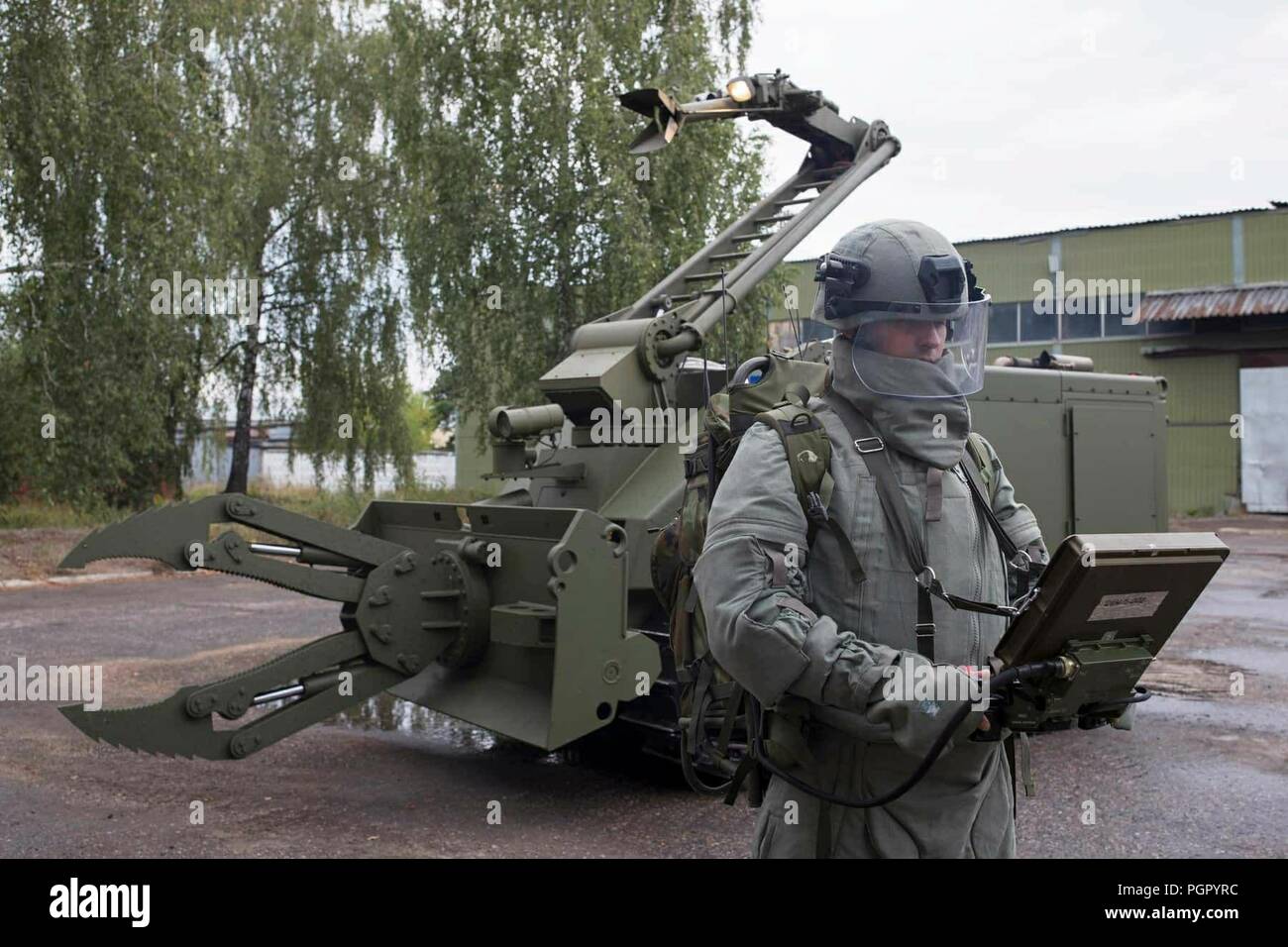 Russia. 29th Aug, 2018. 25 August 2018. Russian robotic fire-fighting ...