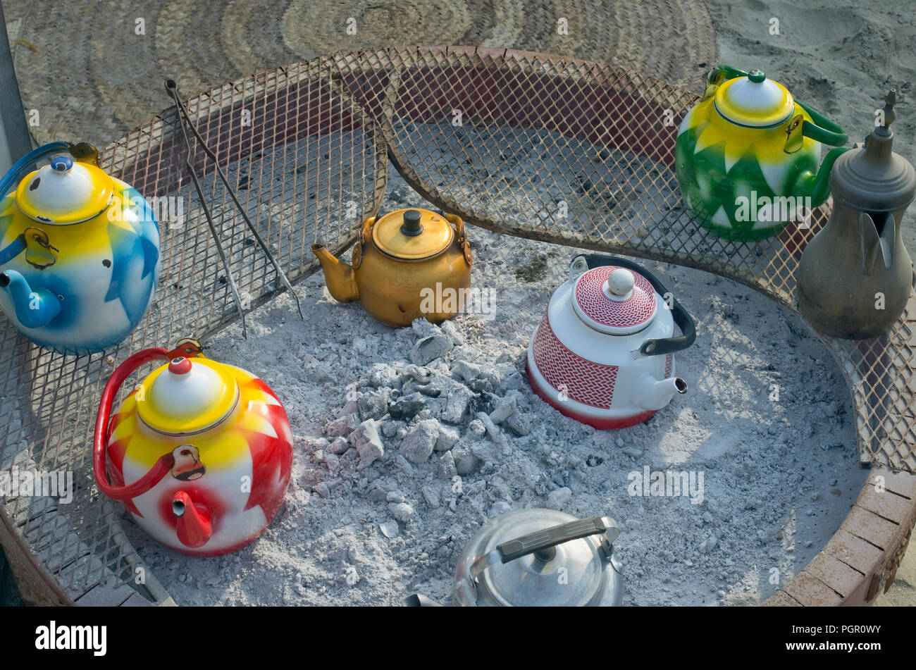 Traditional cafe saudi hi-res stock photography and images - Alamy