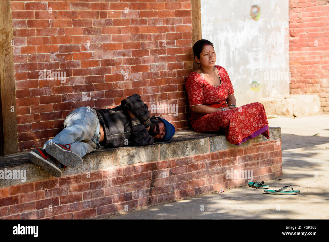 Himalayan ethnic dress hi-res stock photography and images - Alamy