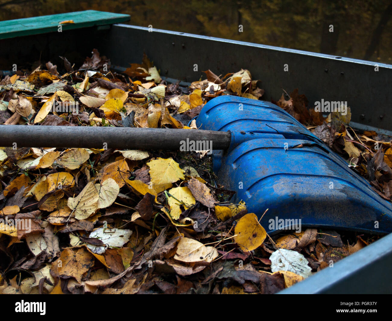 Garbage shovel hi-res stock photography and images - Alamy