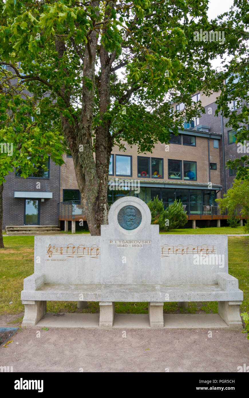 Tsaikovski Pink, Tchaikovsky bench, Rannapromenaad, Haapsalu, Estonia ...