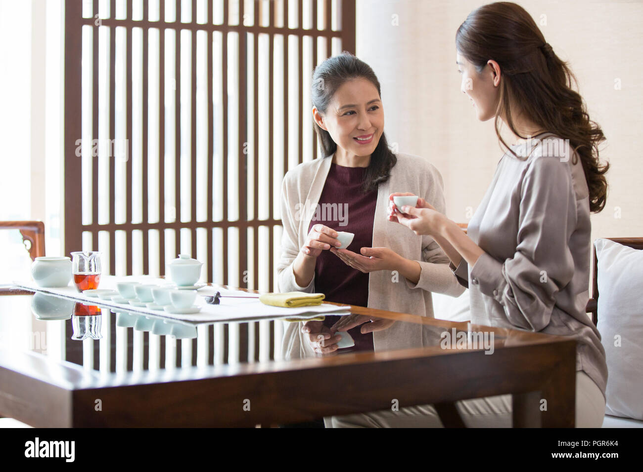 Three old women drinking tea hi-res stock photography and images - Alamy