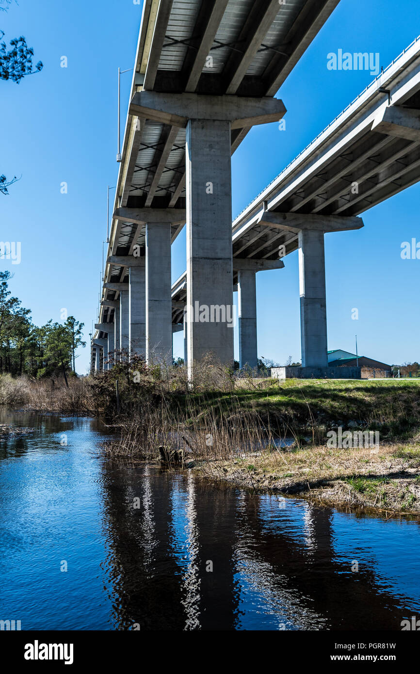 The tall Veteran's Bridge in Chesapeake Virginia Stock Photo - Alamy