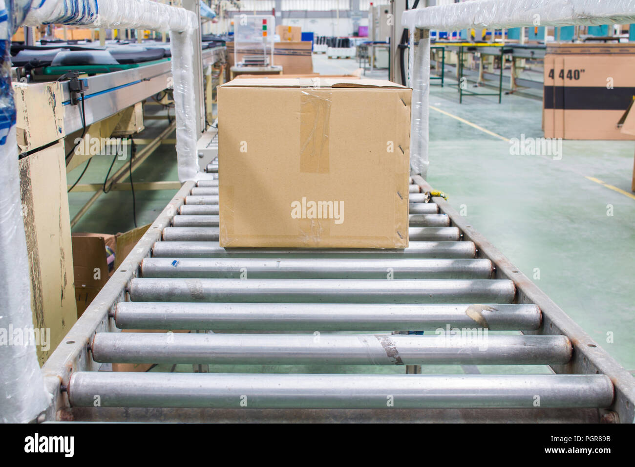 Semi auto hi-res stock photography and images - Alamy