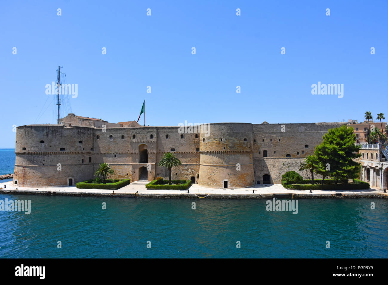 Italy, Taranto, view of the ancient castle on the sea Stock Photo - Alamy