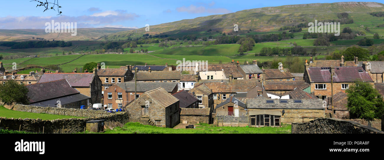 Summer view over Hawes town, Richmondshire, Yorkshire Dales National ...