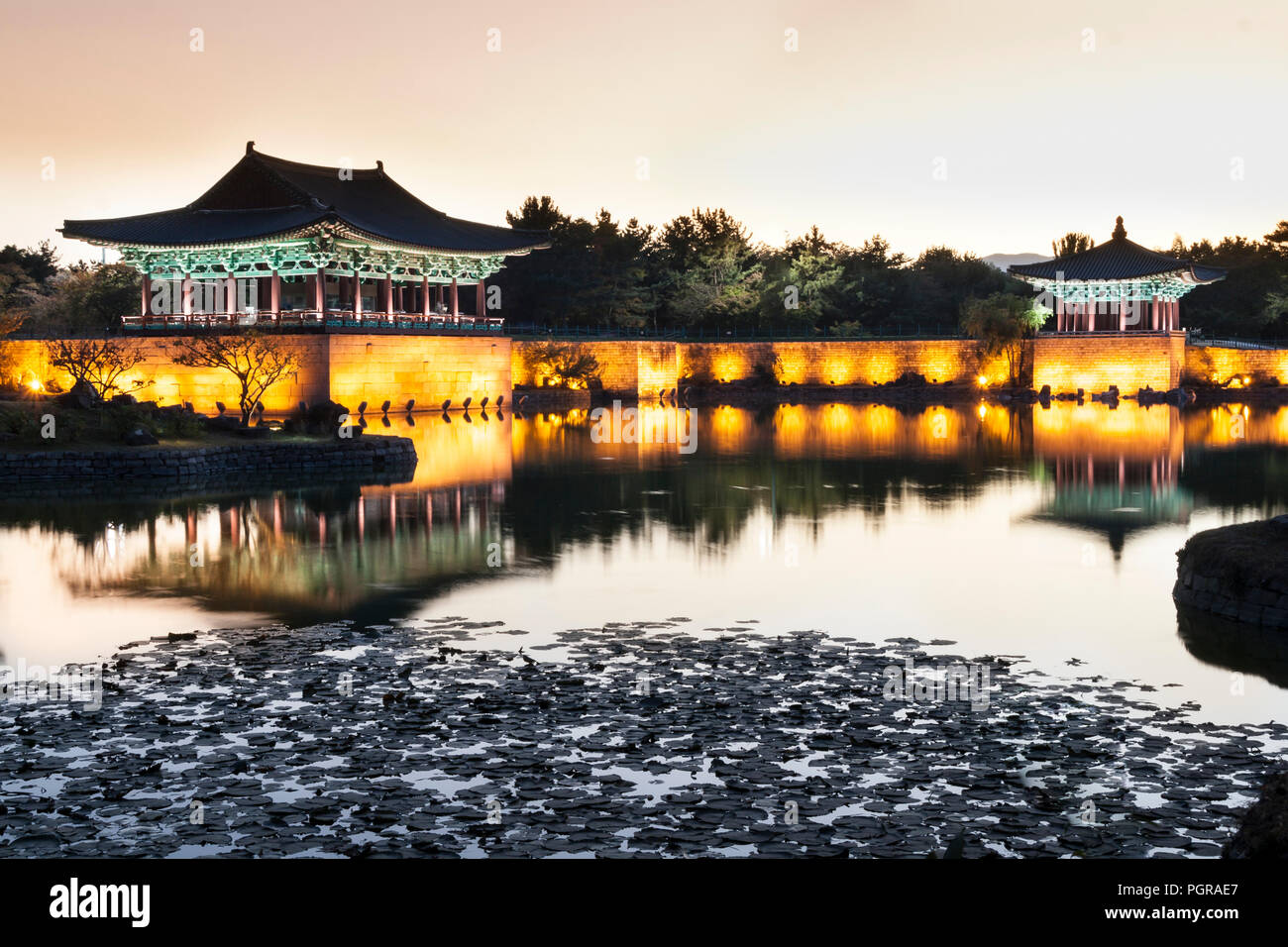 Anapji pond in Gyeongju, South Korea. Sunset view of that magnificient ...