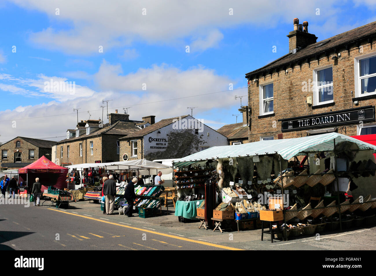 Market day hawes market town hi-res stock photography and images - Alamy