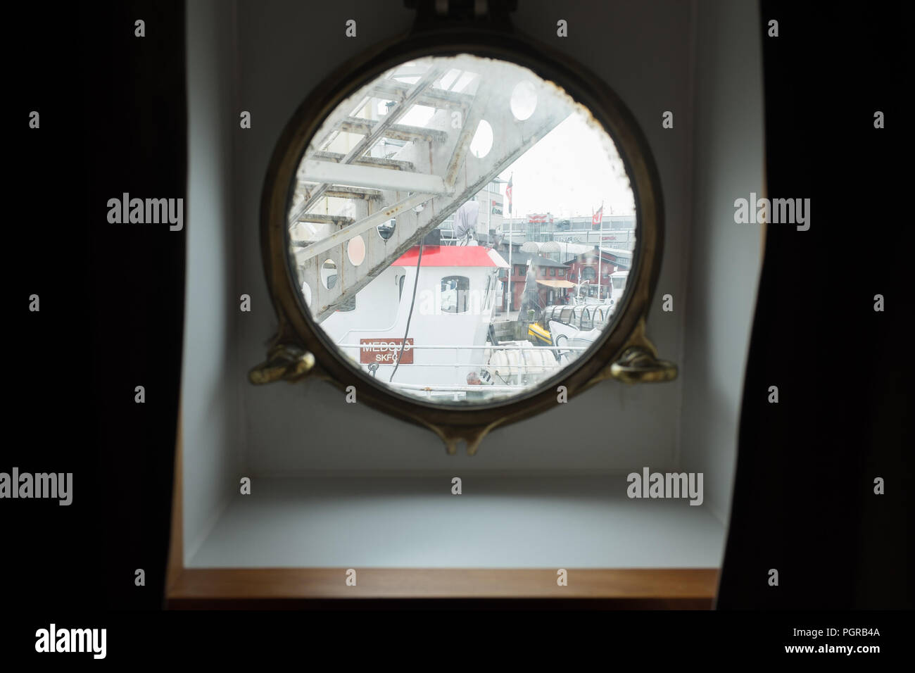 Segelschiff bullauge hi-res stock photography and images - Alamy