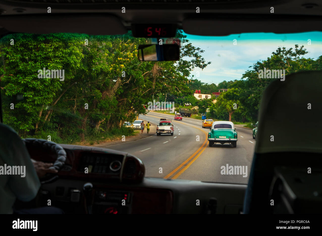Cuban taxi driver driving classic hi-res stock photography and images ...