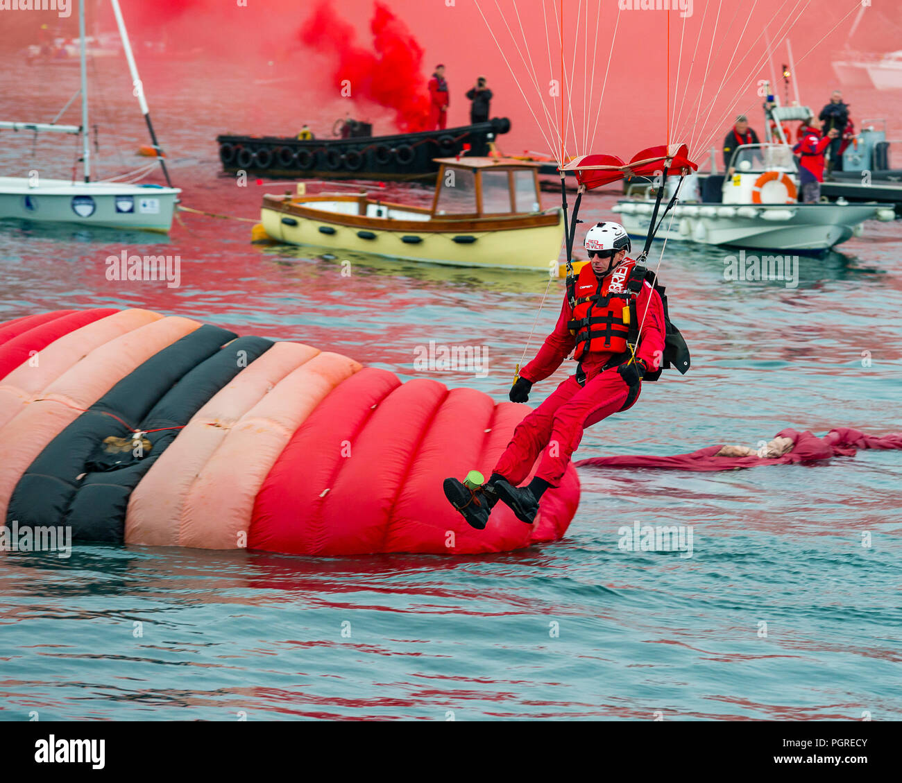 Parachute water landing hi-res stock photography and images - Alamy