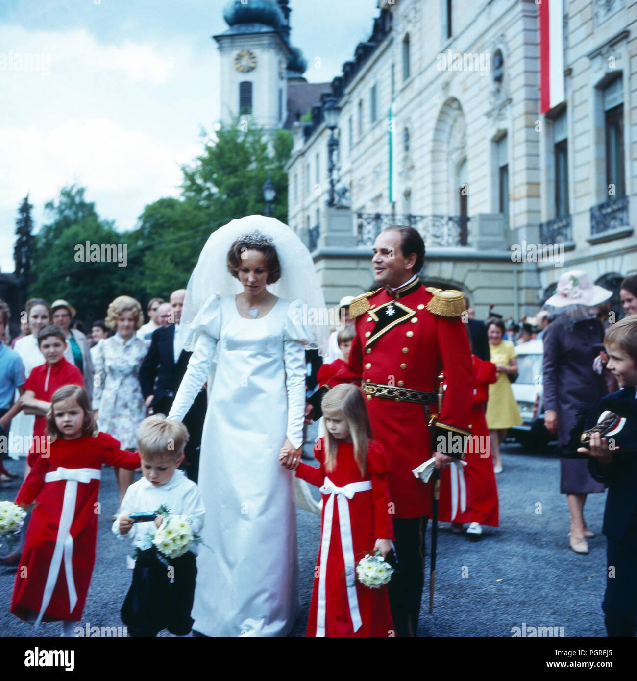 Das Brautpaar Rudolf Graf und Herr von Schönburg Glauchau und Marie ...