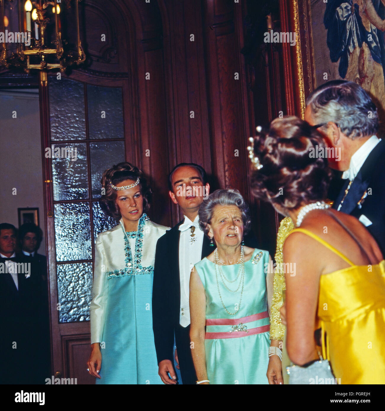 Das Brautpaar Rudolf Graf und Herr von Schönburg Glauchau und Marie ...