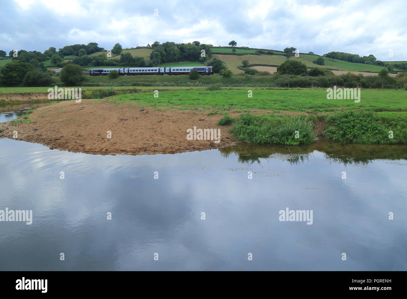 Train river hi-res stock photography and images - Alamy