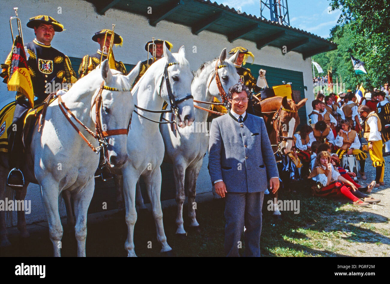 Luitpold Prinz von Bayern mit Landsknechten zu Pferd auf dem ...