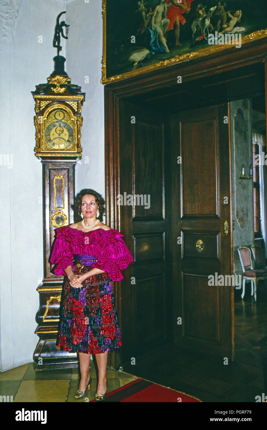 Diane Herzogin von Württemberg auf Schloss Altshausen, Deutschland 1985 ...