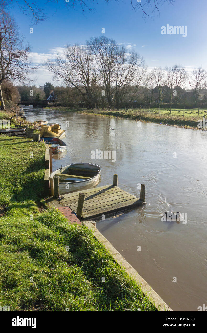 The Great Stour river in the ancient village of Chartham, Kent, UK ...