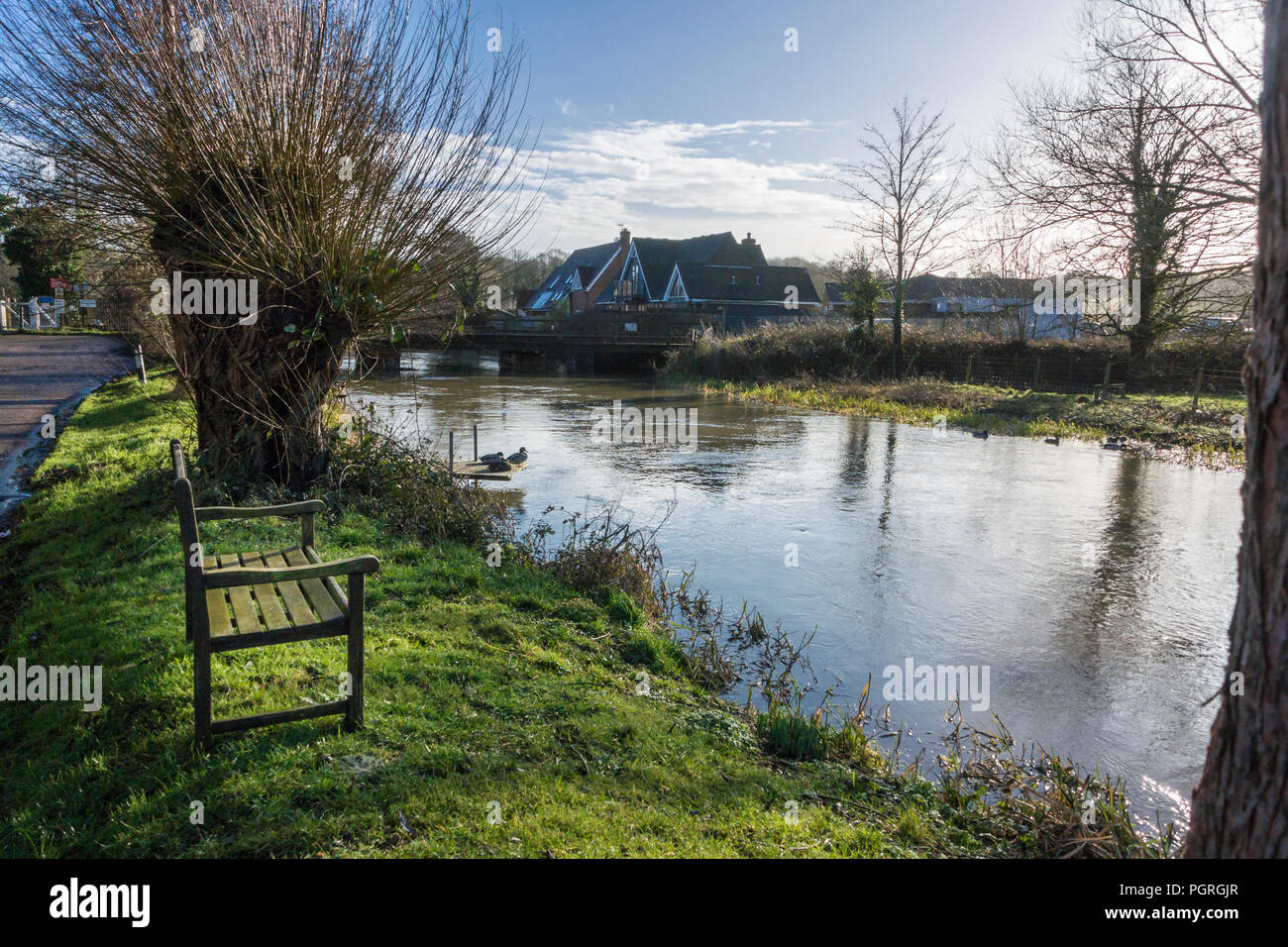 The Great Stour river in the ancient village of Chartham, Kent, UK ...