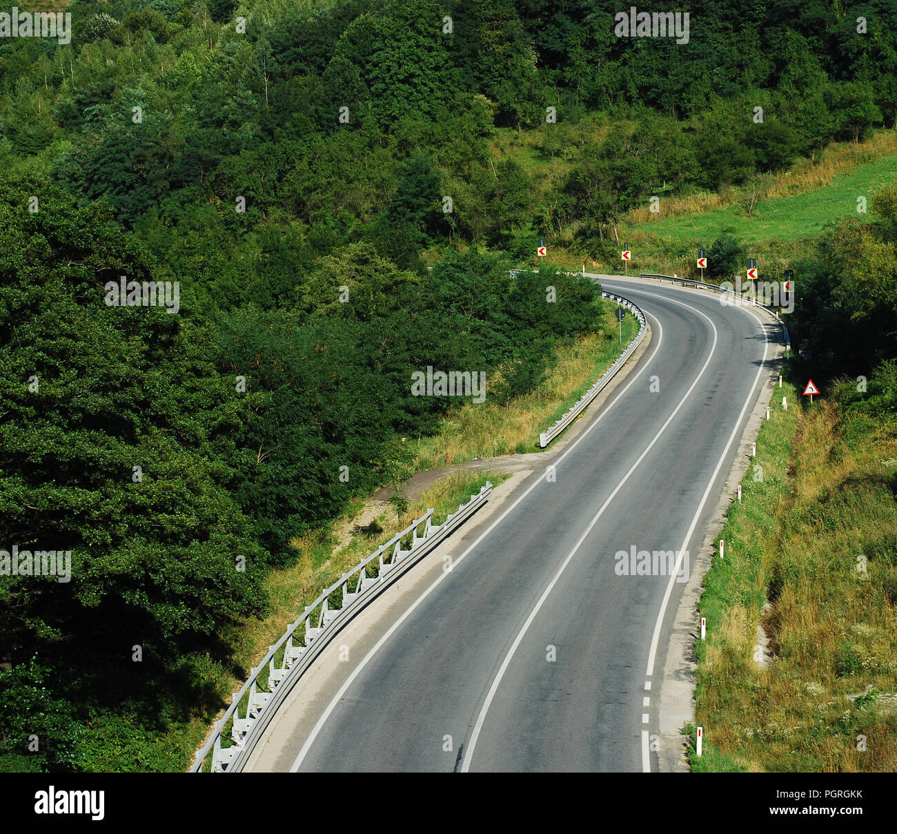 road seen from above Stock Photo - Alamy