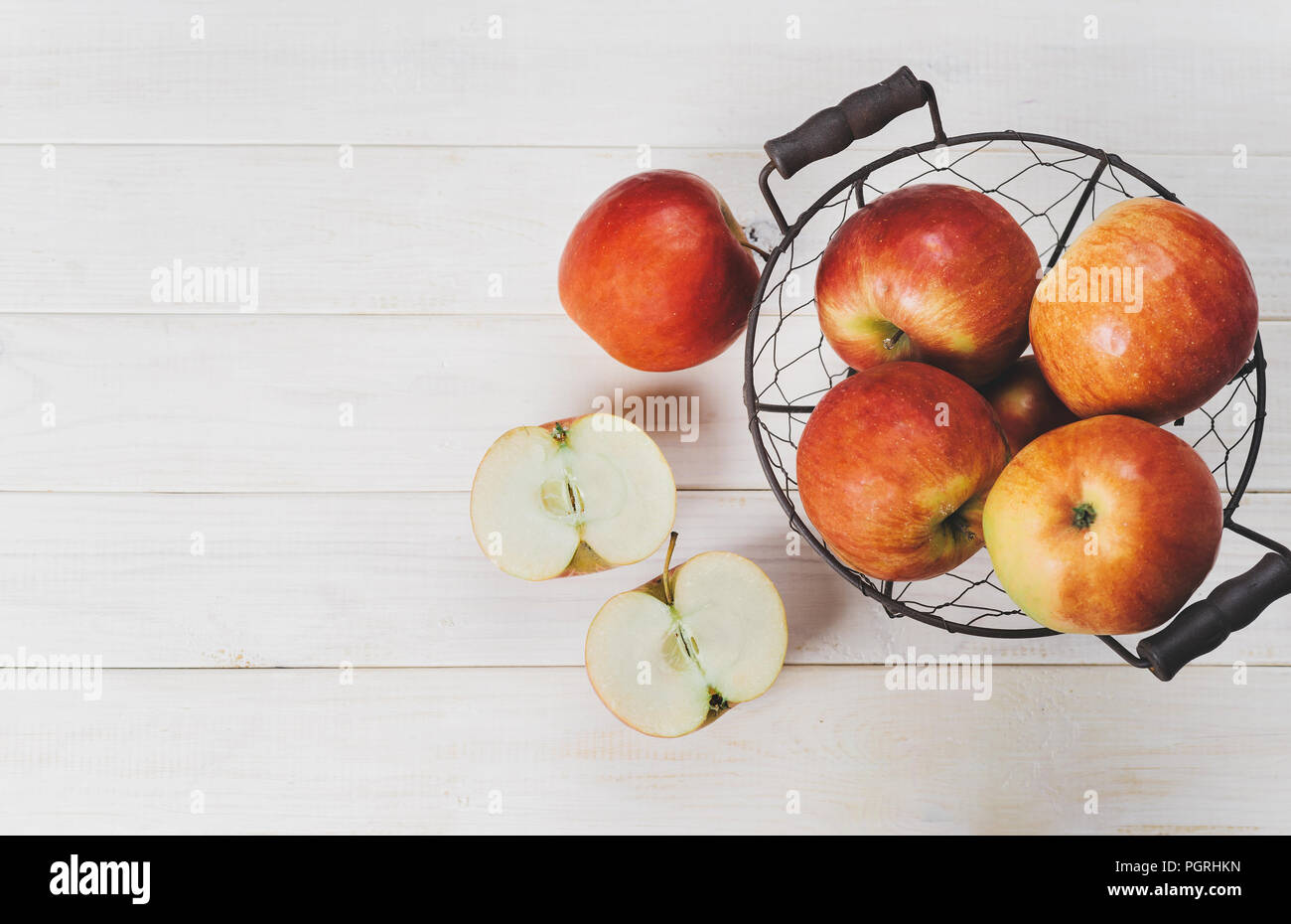 Apples red green fruit hi-res stock photography and images - Alamy