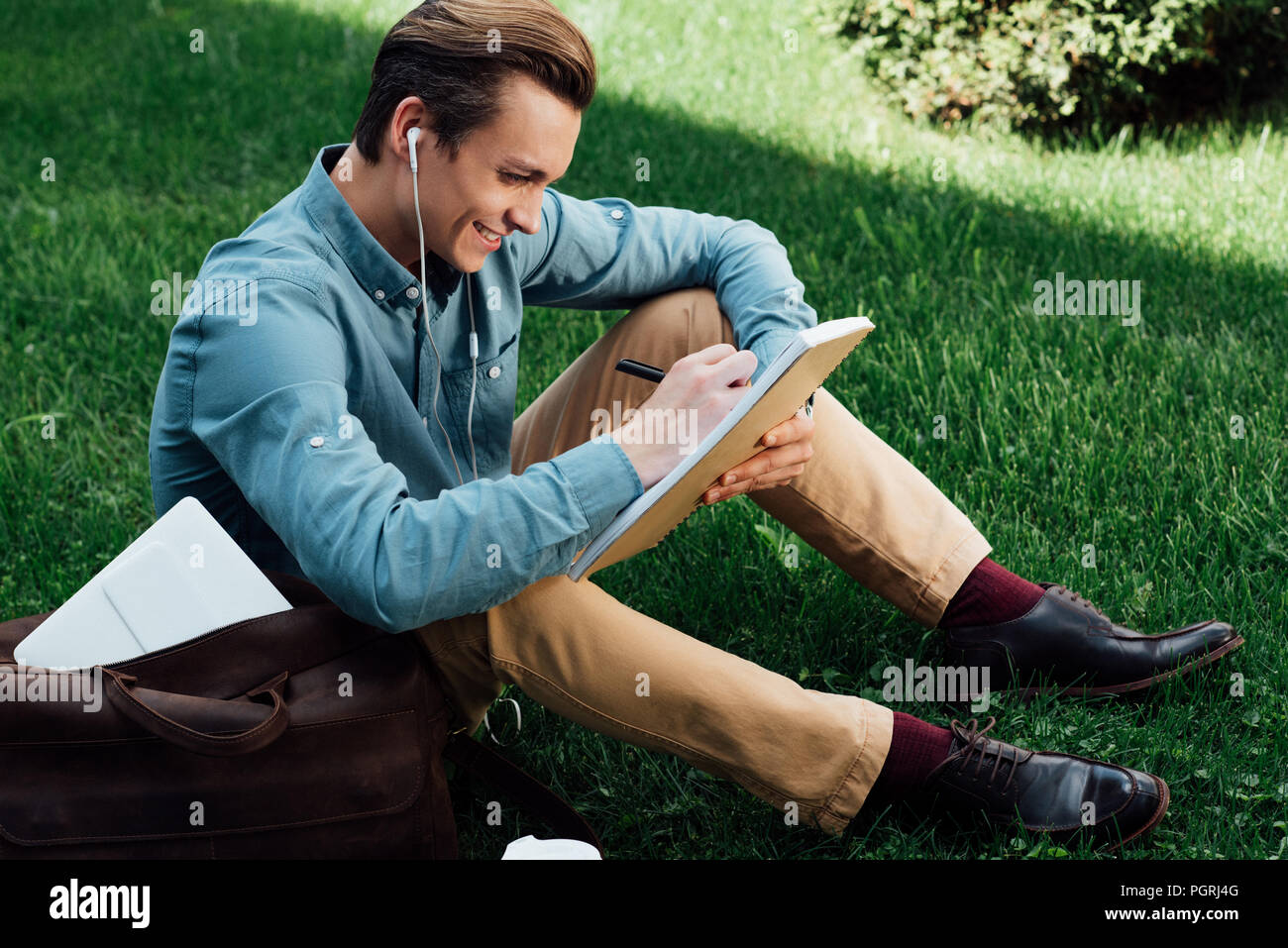 Taking notes outside hi-res stock photography and images - Alamy