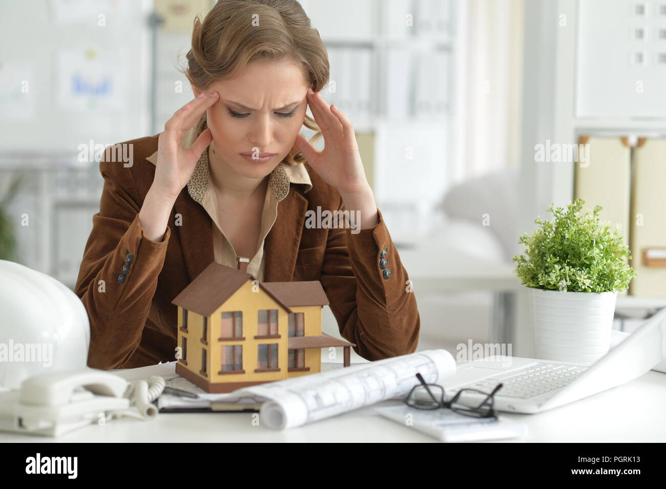 Formal architect hi-res stock photography and images - Alamy